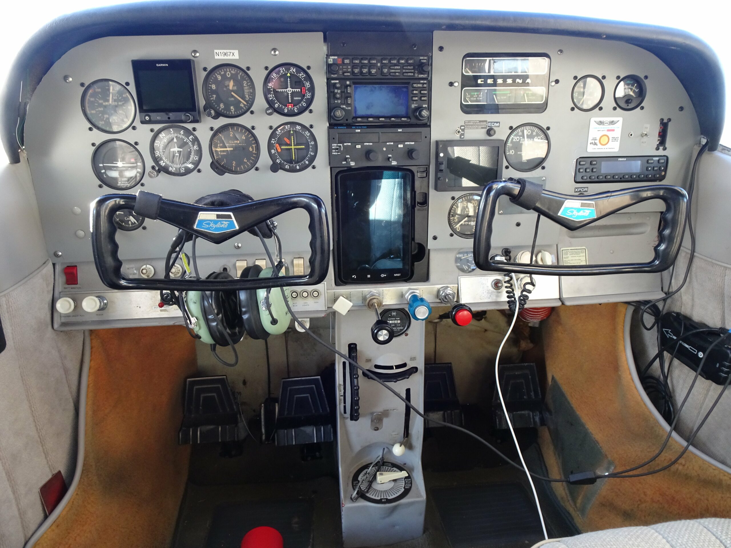 Cessna 182H SKYLANE - C&L Aviation